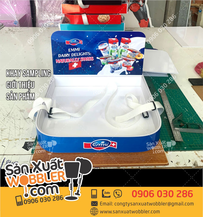 Tray sampling giới thiệu sản phẩm sữa Emmi